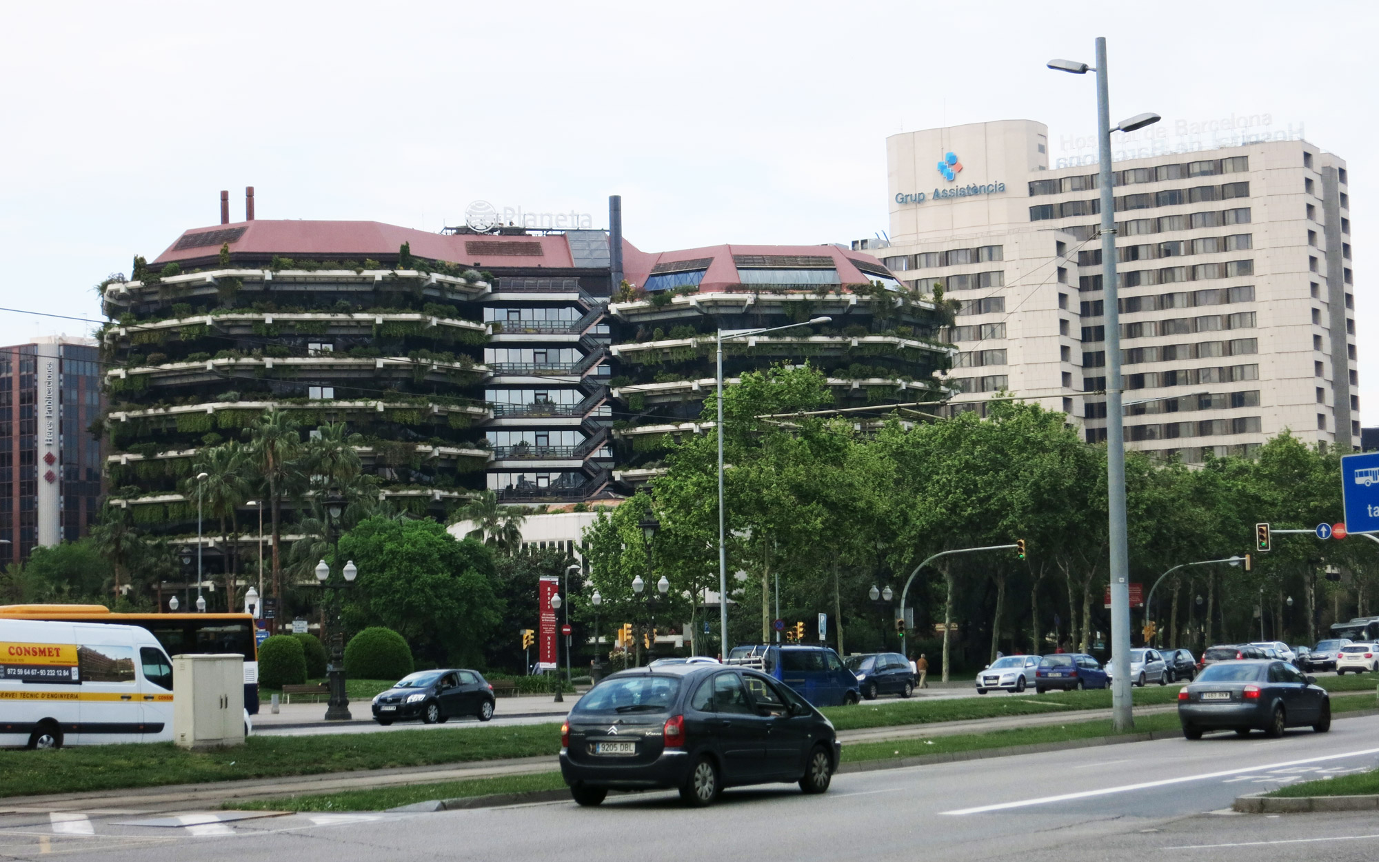 Les Corts in Barcelona. Neighborhood Guide and Local Tips