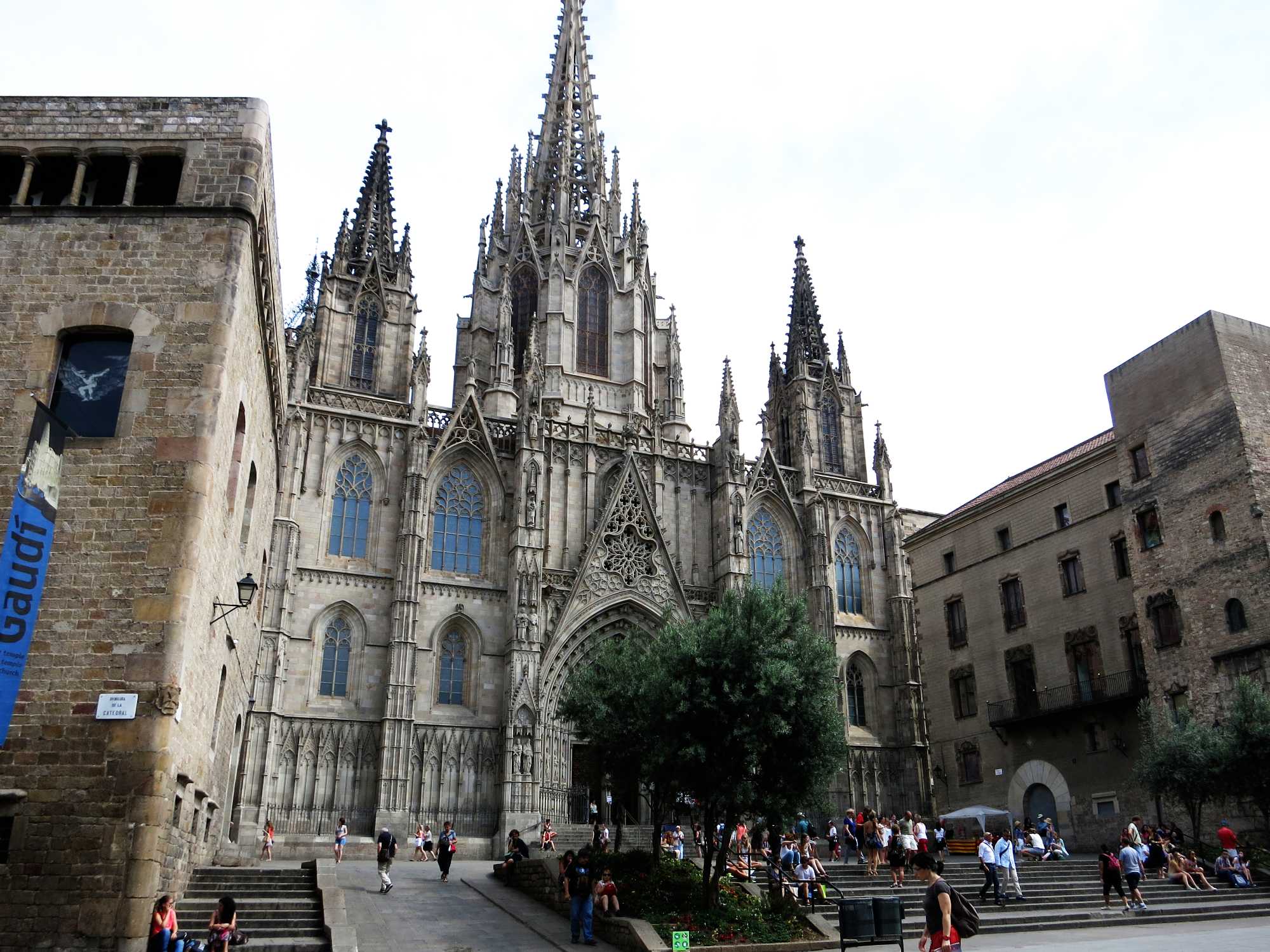 Explore Barcelona's Churches: The Ultimate Guide